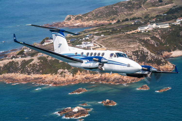 El Beechcraft King Air 260 modernizará la flota de entrenamiento ...